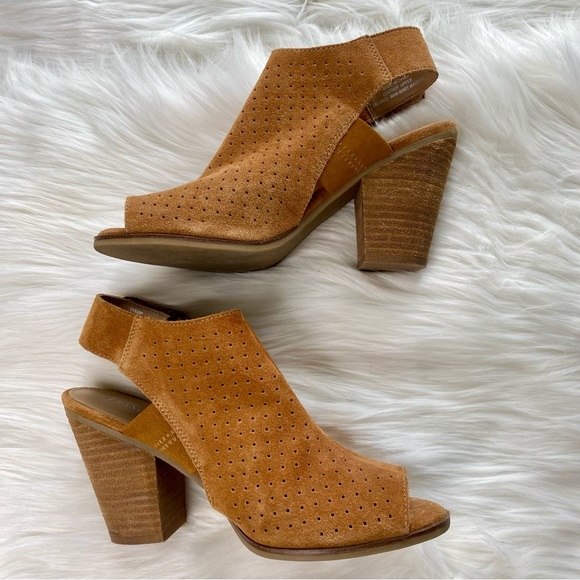 Franco Fortini | Shoes | Franco Fortini Tan Colored Perforated Peep Toe ...